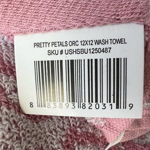 Betsey Johnson | Bath | Betsey Johnson Rose Bath Towels | Poshmark